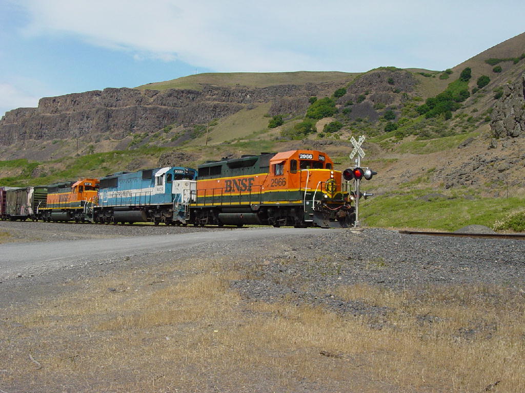 BNSF 2966